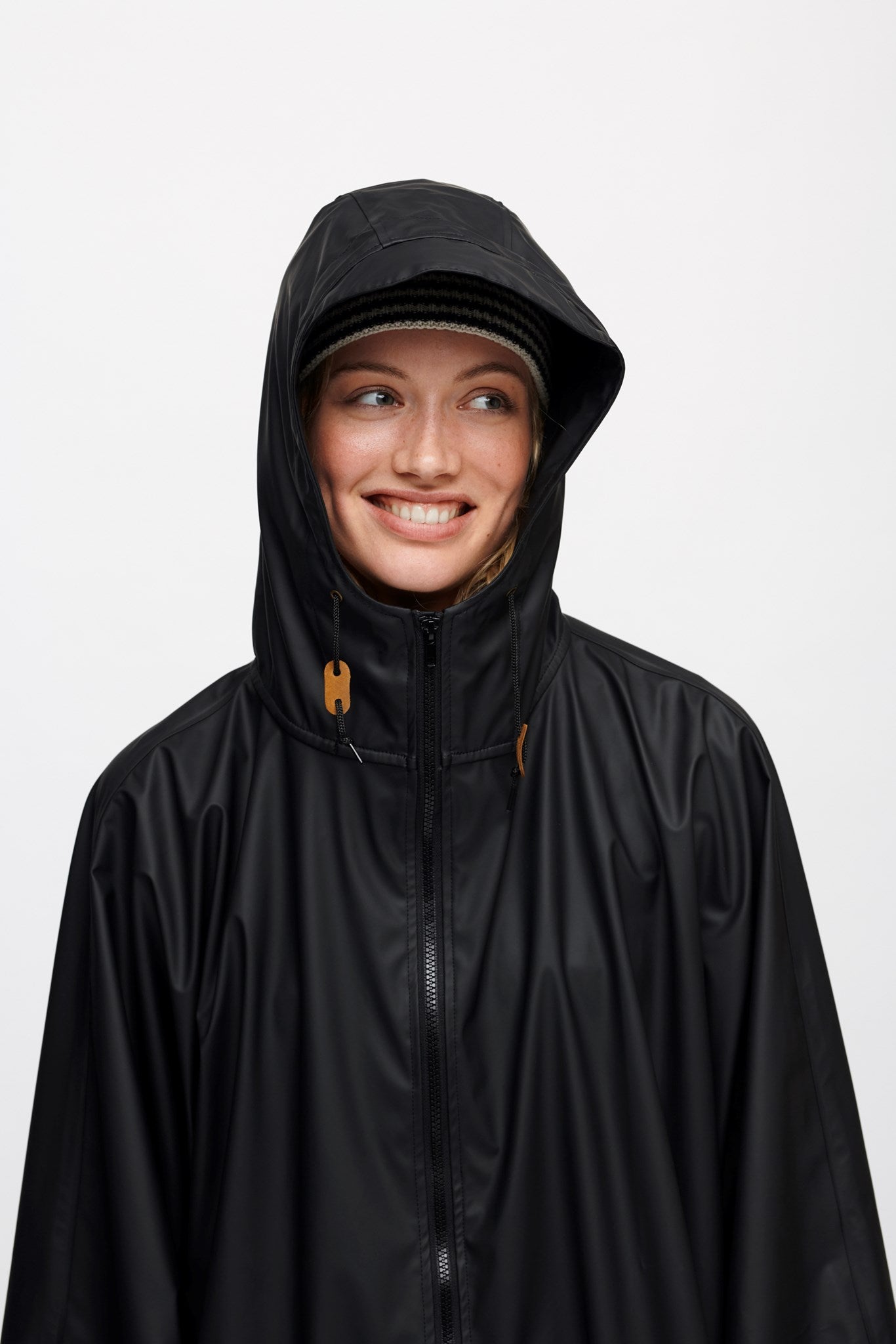 Let it rain cape I Buy raincoats online I moshi moshi mind